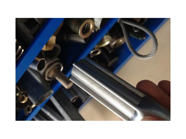 Prensa tubos de acero | Máquina crimpadora para tuberías de acero ...