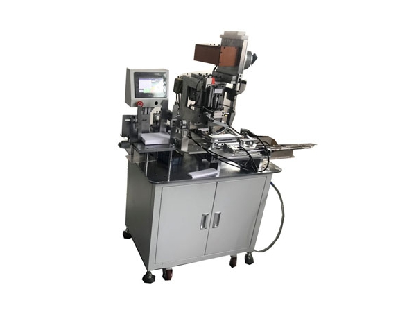 Ojilladora | Máquina de ojillos | Universal Machinery | ETW International